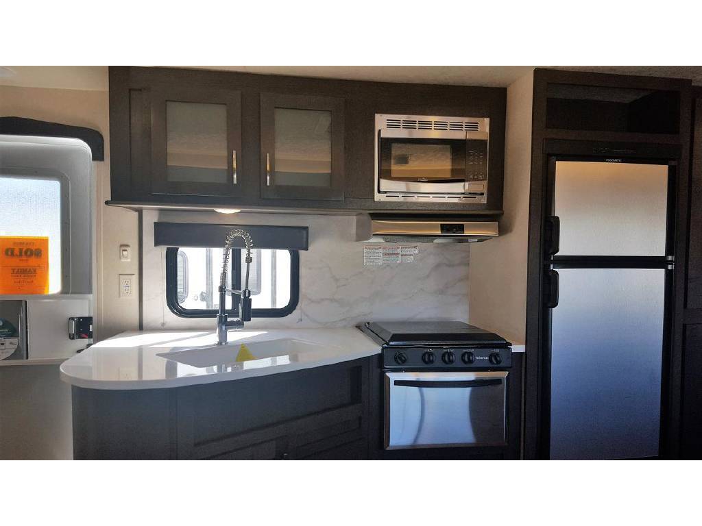 アメリカからお届けです！2018年 フォレストリバー EVO 2850 スライドアウト